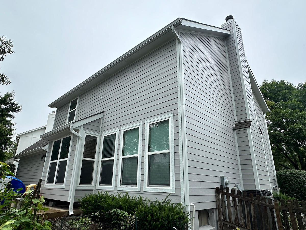 Pearl Gray Projects - James Hardie Siding Installation Kansas City