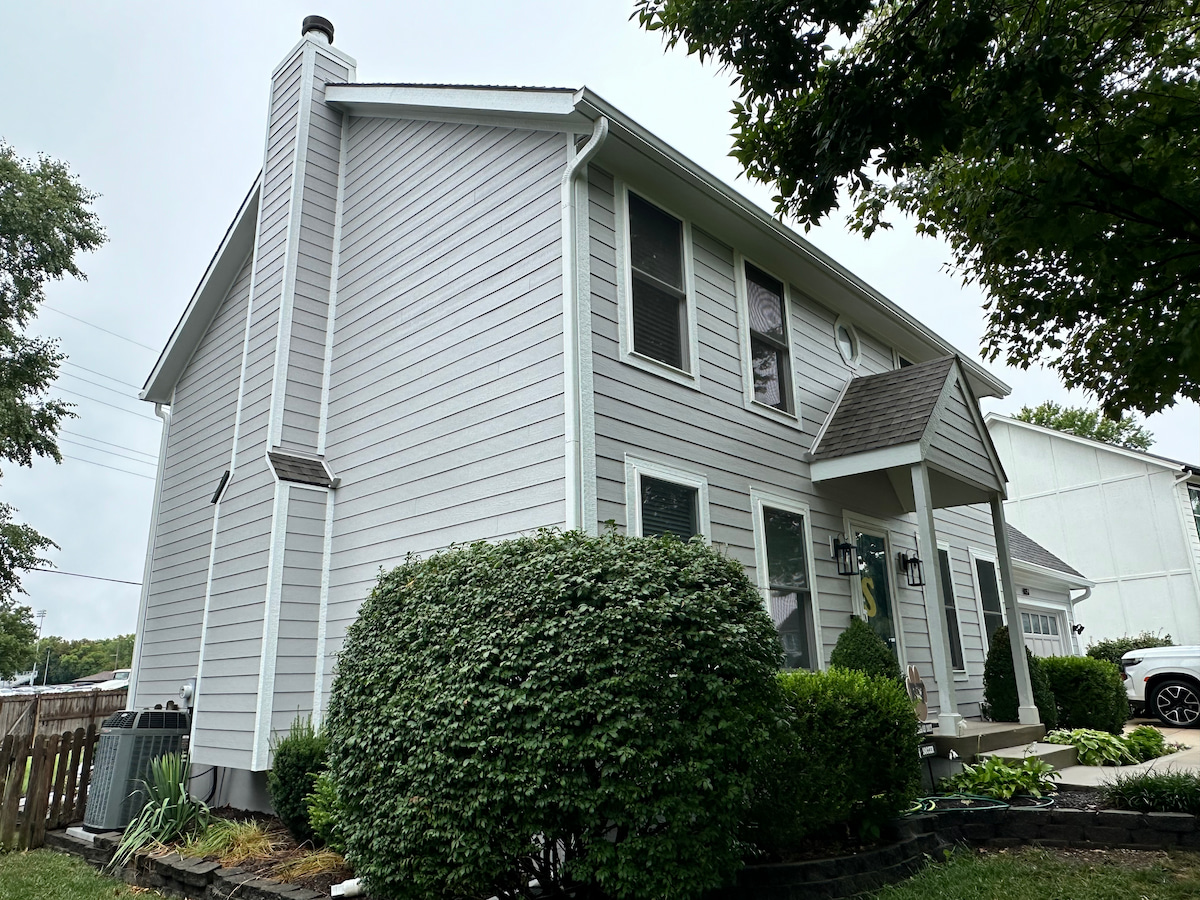 Pearl Gray Projects - James Hardie Siding Installation Kansas City